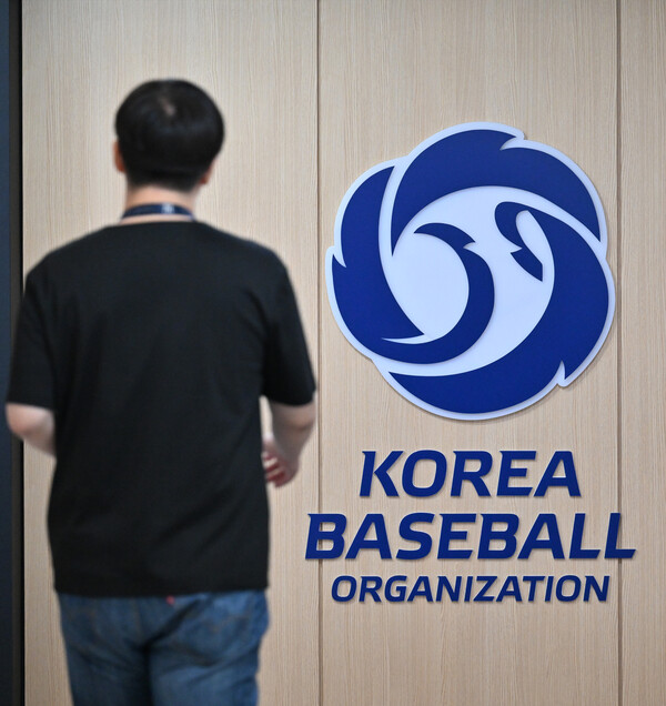 KBO, 'WBC 음주파문' 김광현·정철원·이용찬에 '국가대표 품위손상' 징계